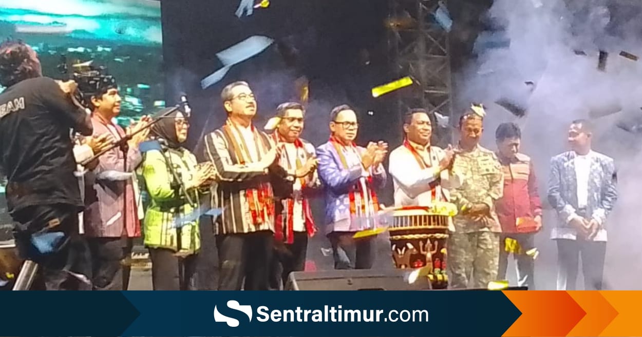 Wamendagri Buka Festival Benteng Nieuw Victoria 2025, Tampilkan Seni ...